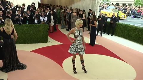 Taylor Swift Sound Stock Videos – Royalty-Free HD & 4K Videos