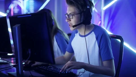 Play Game Video Stock Videos – Royalty-Free HD & 4K Videos | Pond5