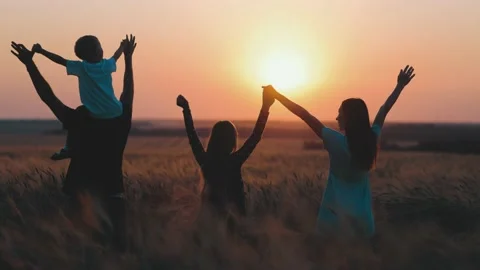 Teamwork. Family in the park. Happy fami... | Stock Video | Pond5