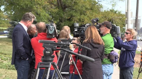 Tv News Reporter Crime Scene Tv News Reporter Crime Scene Stock Videos ...