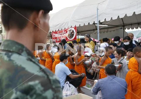 Thai law enforcement seeking to arrest Dhammakaya Temple former abbot ...