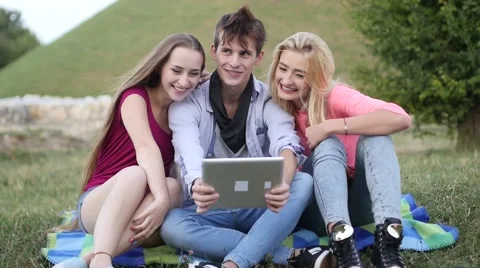 Talking Pictures Movies Stock Videos – Royalty-Free HD & 4K Videos