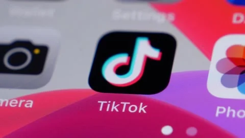 I8634 Tiktok Stock Videos – Royalty-Free HD & 4K Videos | Pond5