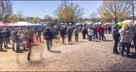 Timelapse shows huge crowd motion blurri... | Stock Video | Pond5