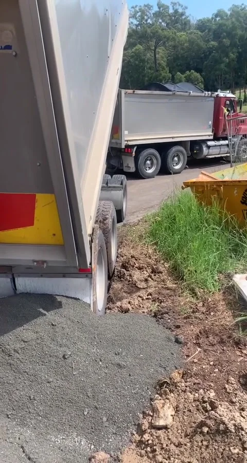 Truck Tip Stock Videos – Royalty-Free HD & 4K Videos