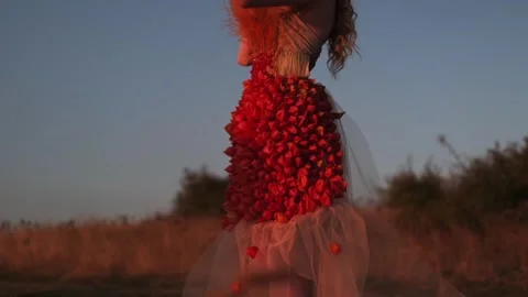 Female Torso Model Stock Videos – Royalty-Free HD & 4K Videos | Pond5