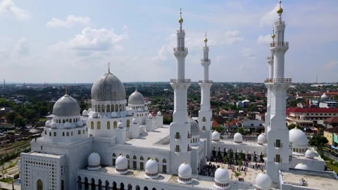 Tower of Sheikh Zayed Al-Nahyan Grand Mo... | Stock Video | Pond5