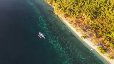 Traditional philippine boat bangka in Bu... | Stock Video | Pond5