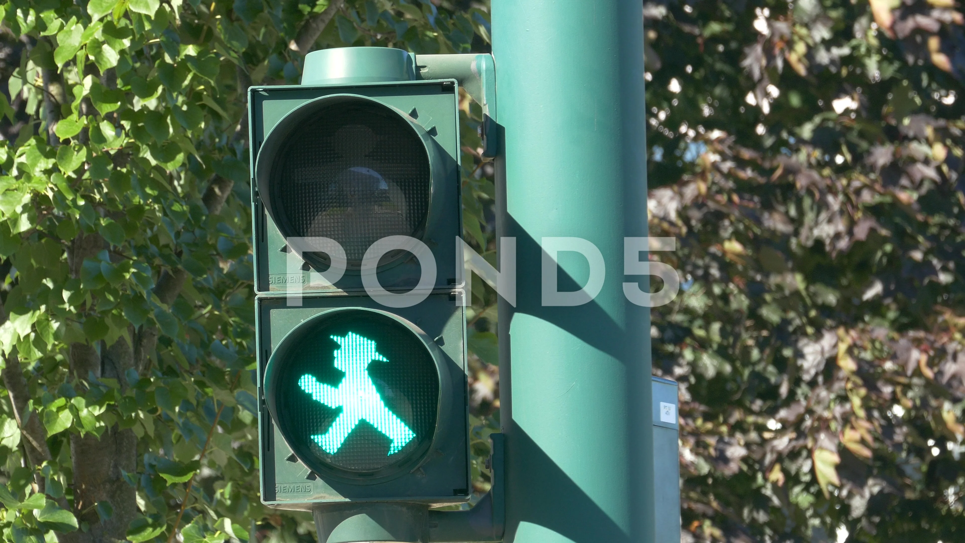 Berlin Crosswalk Signs Walk, Don't Walk – Keith Martin: Design