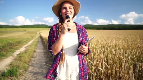 E Tv Reports Stock Videos – Royalty-Free HD & 4K Videos