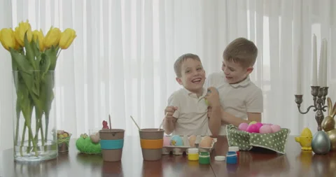 Paint Tickling Stock Videos – Royalty-Free HD & 4K Videos