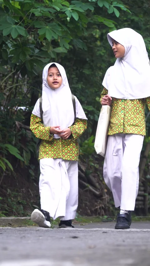 Muslim Teens Girls Stock Videos – Royalty-Free HD & 4K Videos | Pond5