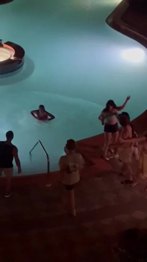 Women Pool Fighting Stock Videos – Royalty-Free HD & 4K Videos | Pond5