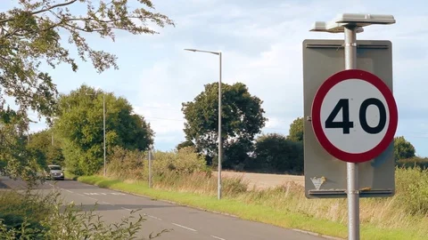UK Road Sign - 40 Miles Per Hour Sign wi... | Stock Video | Pond5