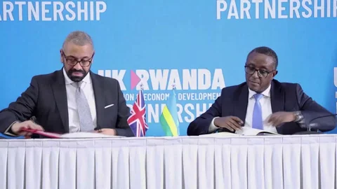 UK tries to resurrect Rwanda asylum plan... | Stock Video | Pond5