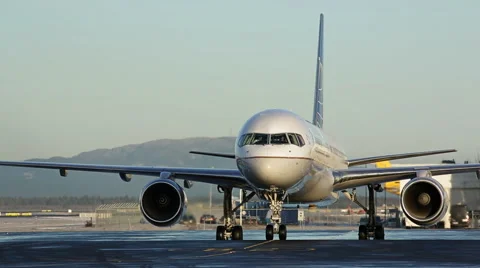 United Airlines Boeing 757 check rudder ... | Stock Video | Pond5