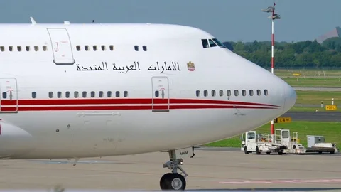 United Arab Emirates Royal Flight Boeing... | Stock Video | Pond5