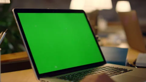 Green Screen Hand Stock Videos – Royalty-Free HD & 4K Videos | Pond5