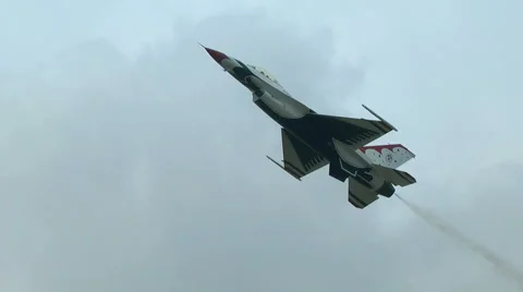 US Air Force F-16 Thunderbirds jet demon... | Stock Video | Pond5