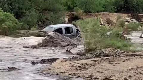 Flood Warning Rain Stock Videos – Royalty-Free HD & 4K Videos | Pond5