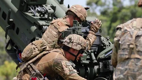 US soldiers operating modern artillery g... | Stock Video | Pond5