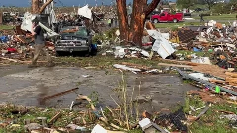 Tornado In Iowa Stock Videos – Royalty-Free HD & 4K Videos | Pond5