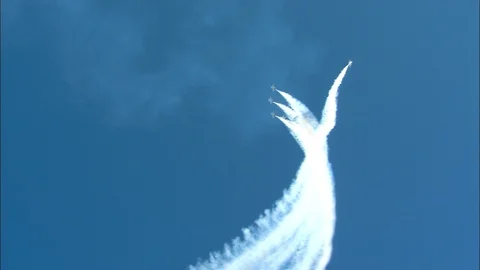 USAF Thunderbirds Line Break Loop | Stock Video | Pond5