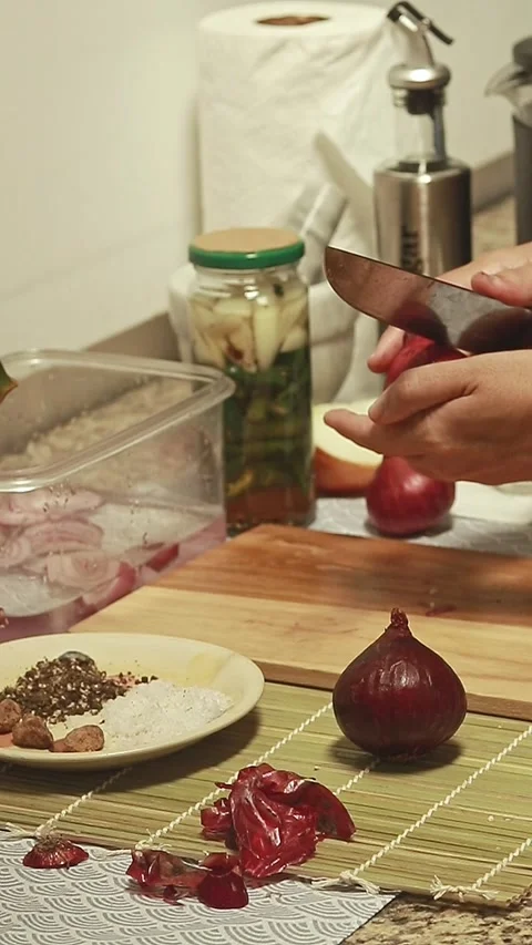 Red Onion Peel Stock Videos – Royalty-Free HD & 4K Videos | Pond5