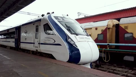 'Vande Bharat' super fast train in Mysur... | Stock Video | Pond5