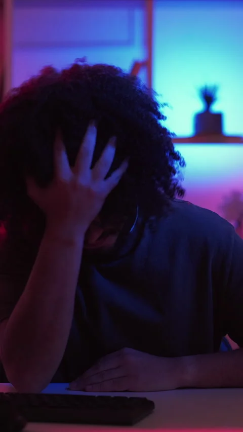 Vertical epic fail clueless man meme exp... | Stock Video | Pond5