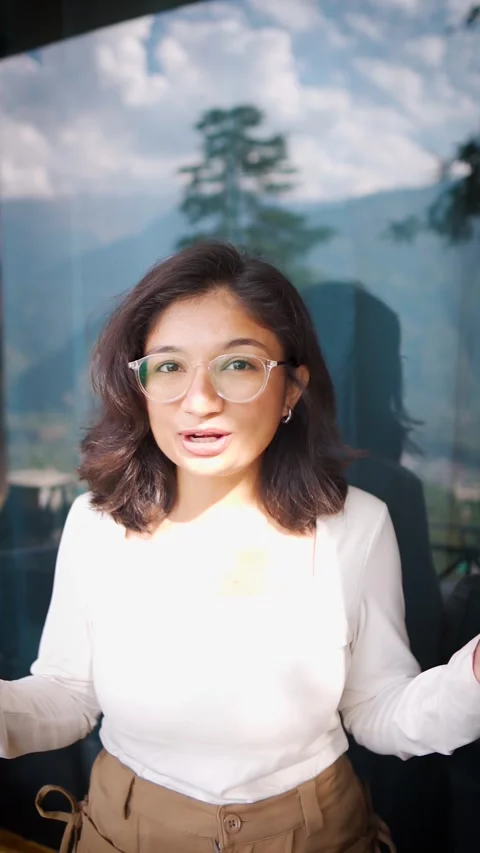 Hot Influencer Videos Stock Videos – Royalty-Free HD & 4K Videos | Pond5