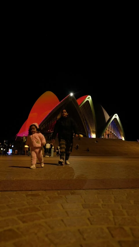 Vertical Sydney Opera House VIVID and ch... | Stock Video | Pond5