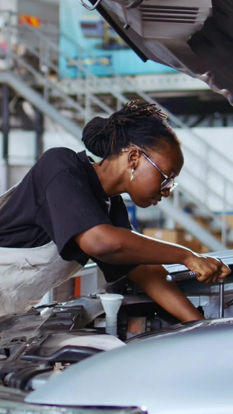 Helper Car Video Stock Videos – Royalty-Free HD & 4K Videos | Pond5