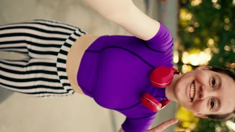 Short S Video Stock Videos – Royalty-Free HD & 4K Videos | Pond5