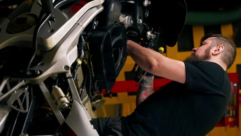 Video Repair Shop Stock Videos – Royalty-Free HD & 4K Videos | Pond5