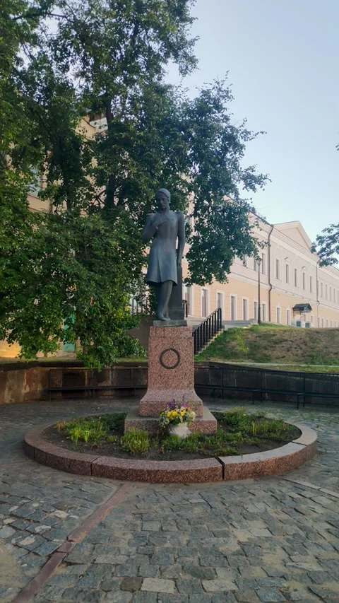 Erecting Man Video Stock Videos – Royalty-Free HD & 4K Videos