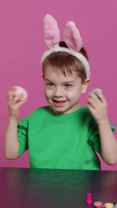 Peek Video Stock Videos – Royalty-Free HD & 4K Videos