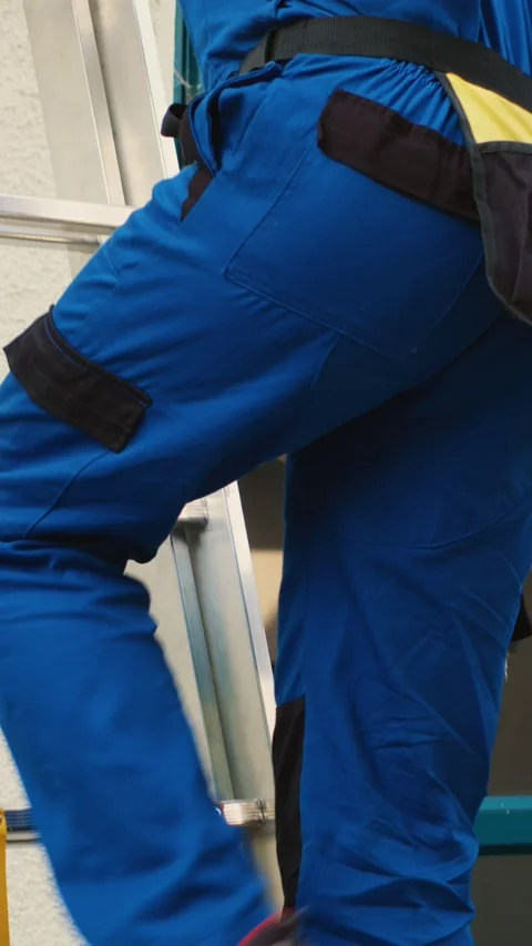 Holds Status Video Stock Videos – Royalty-Free HD & 4K Videos | Pond5