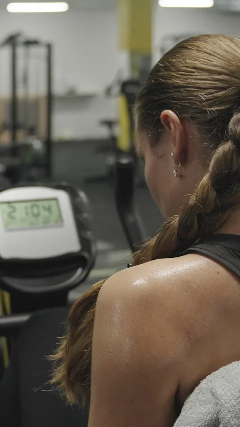 Gym Cỏ Stock Videos – Royalty-Free HD & 4K Videos