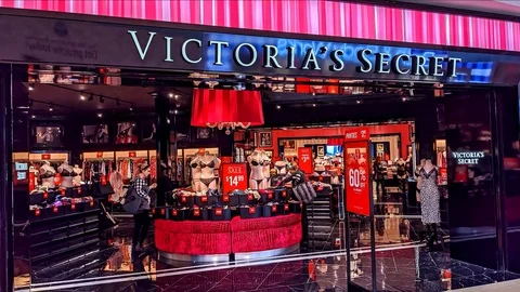 Secret Sjopping Stock Videos – Royalty-Free HD & 4K Videos