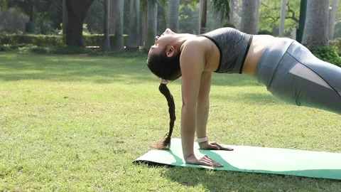 Pose Video Stock Videos – Royalty-Free HD & 4K Videos