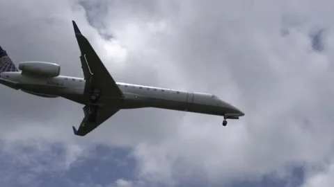 United Airlines Video Stock Videos – Royalty-Free HD & 4K Videos | Pond5