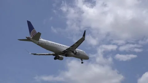 United Airlines Video Stock Videos – Royalty-Free HD & 4K Videos | Pond5