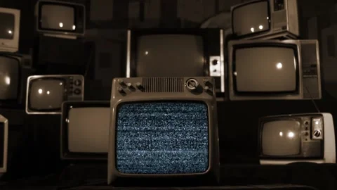 Vintage TV Set Turning Off Green Screen.... | Stock Video | Pond5
