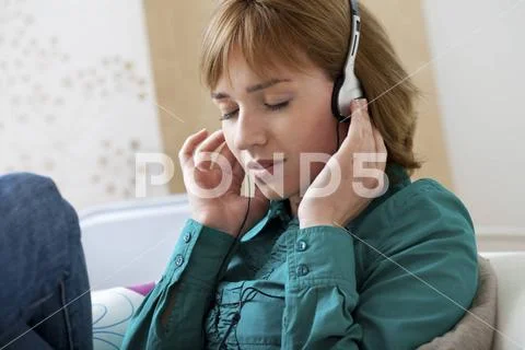 Walkman Walkman. model release Copyright: xBRUNOx/xIMAGExPOINTxFRx ...