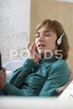 Walkman Walkman. model release Copyright: xBRUNOx/xIMAGExPOINTxFRx ...