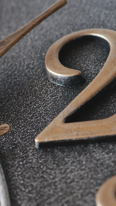 Clock Two Watch Stock Videos – Royalty-Free HD & 4K Videos | Pond5