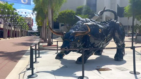 Wall Street Bull Statue Stock Videos – Royalty-Free HD & 4K Videos | Pond5