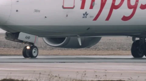 Wheels and turbines of an 737-800 boeing... | Stock Video | Pond5