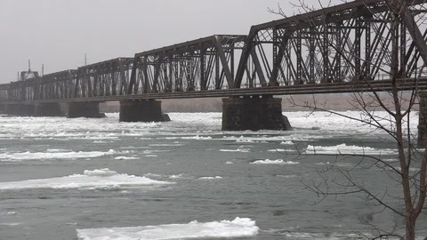 Wind storm causes ice boom to break in s... | Stock Video | Pond5